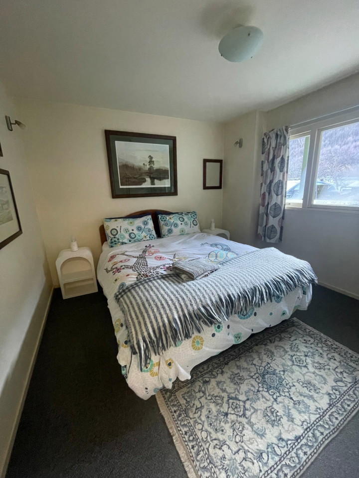 2 Simple Rooms Below Our Home - Arrowtown