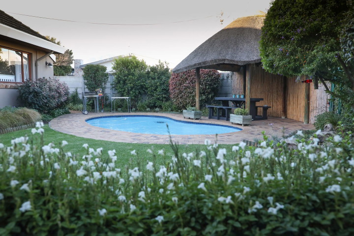 3 Bedroom House With Private Pool, Near Beach. - Somerset West