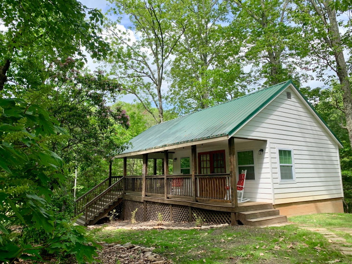 Barefoot Hills - King Cabin Suite - Dahlonega, GA
