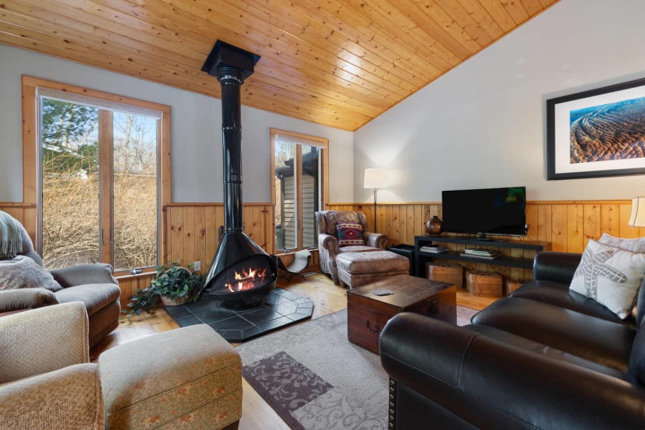 Peaceful 3bed/2ba, Firepit, Walk To Beach +Shops - New Buffalo, MI