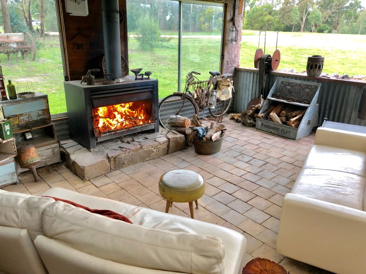The "Hut" Pet Friendly Accommodation On 26 Acres - Meredith