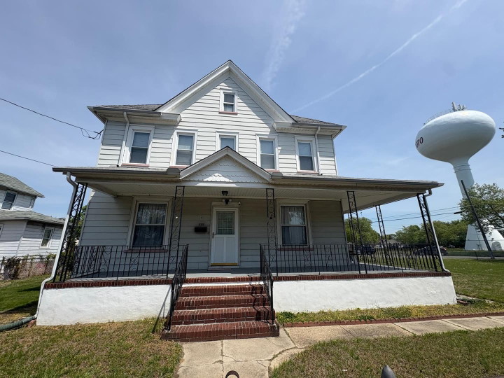 Spacious Crew Stay /Multiple Beds + Free Parking - Chester, PA
