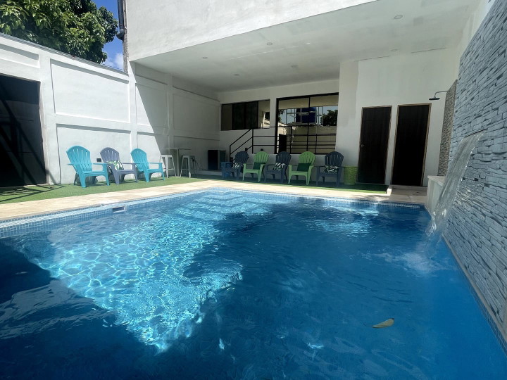 Private Retreat House W/ Pool  Sleeps 20 - Managua