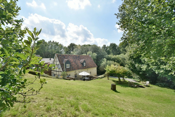 Maison De Vacances Unique Dans La Nature Du Limbourg - Riemst
