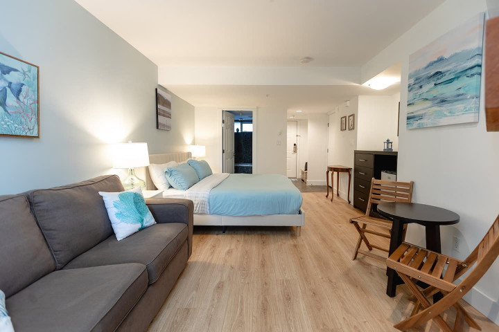 Creekside Studio Suite - Pool & Hot Tub - Vancouver Island