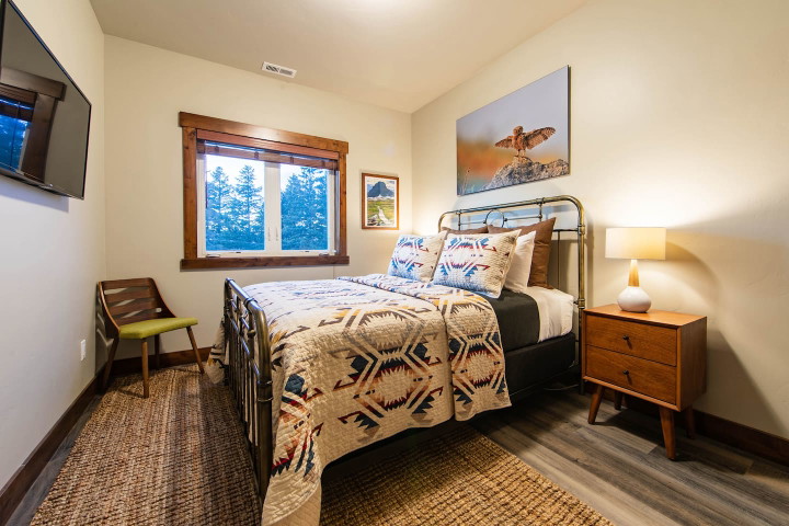 Beautiful 3-bed/2-bath Condo Looking Into Glacier! - 哥倫比亞瀑布