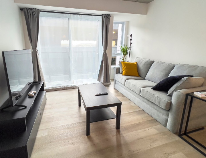 Bright 1-bedroom Condo With Rooftop Pool - Quebec City