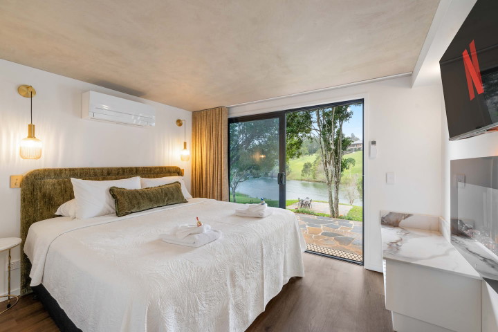 Lakes Edge - Waterfront Studio - Yungaburra