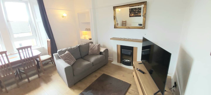 2 Bedroom Flat Near Dunfermline Railway Station - Dunfermline