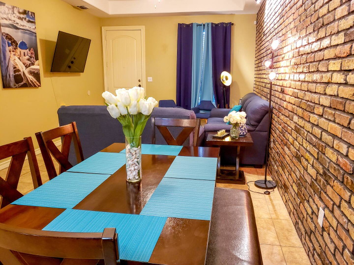 Chicago Style, Town Home In A Gated Community!! - Texas