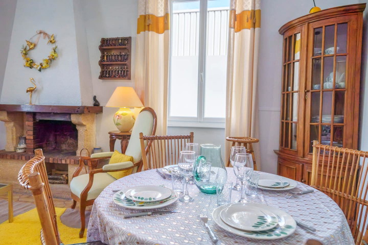 Maison De Famille Chaleureuse - Drôme