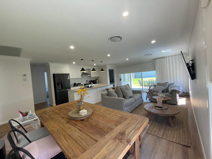 Modern Dubbo Home | Sport & Family Stays - Dubbo