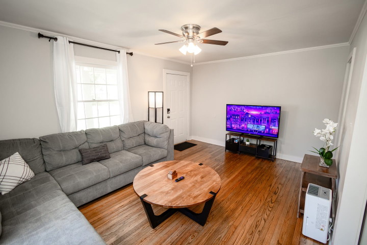 Blue Magnolia · Near Downtown - 1.1 Miles To Usm - Hattiesburg, MS