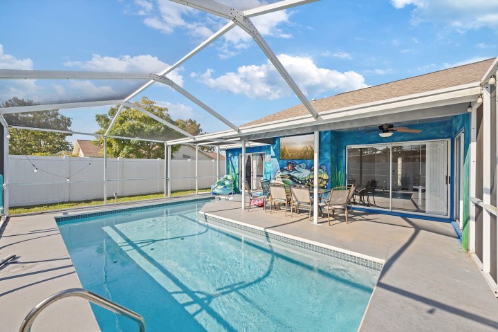 Weeki Wachee - Fam Fun Manatee Oasis Heated Pool - Spring Hill, FL