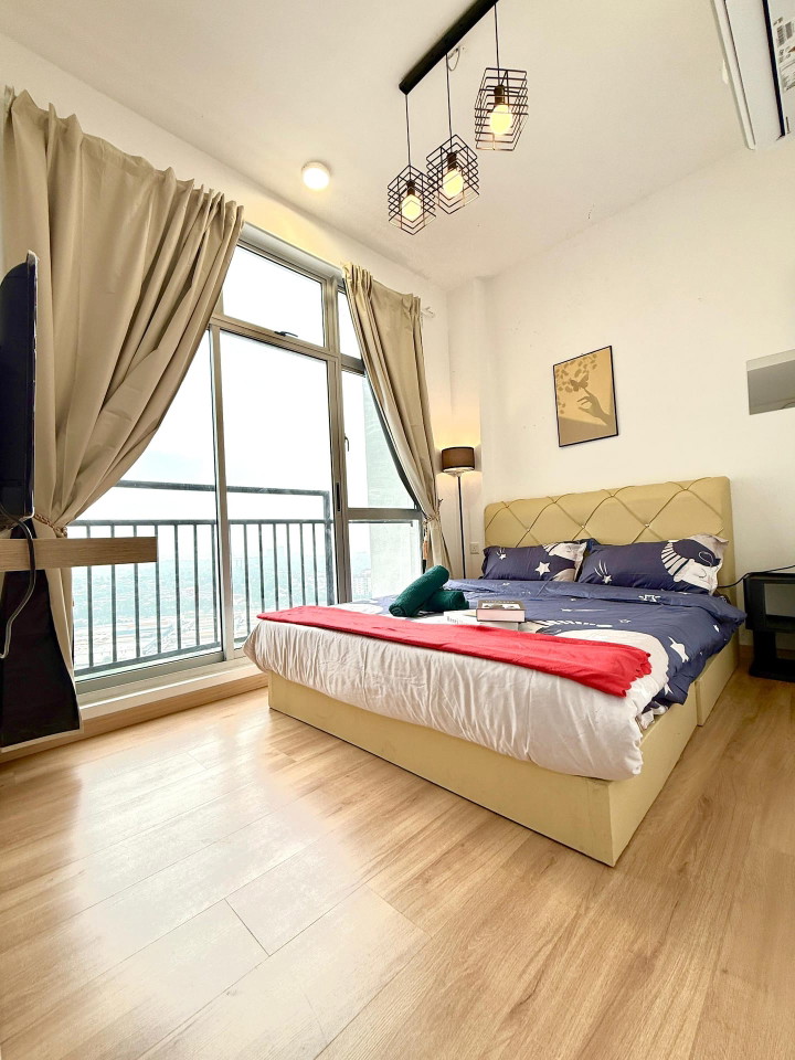 Couple Park Midas Seri Alam Netlfix By Stay - Masai