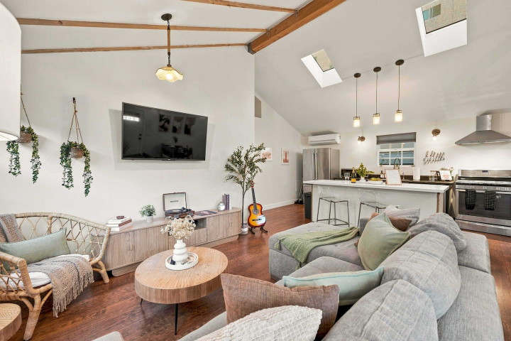 Culver City 2br House: Near Sofi, Backyard, Garage - Culver City