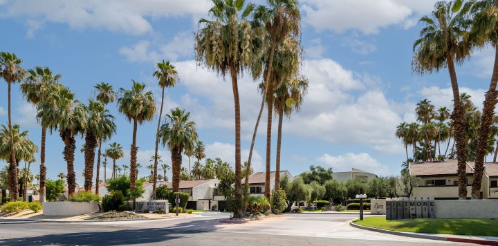 Biltmore Fully Updated 2 Bed 2 Bath Condo - California