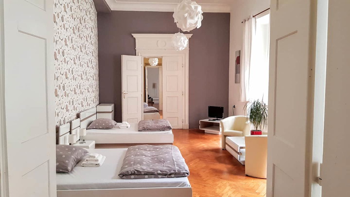 Huge 175 M2, 3 Bdr,8 Double Beds - Prague