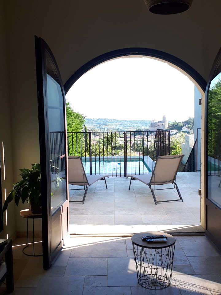 House With Dominant View Of The Village Of Bédoin - Vaucluse