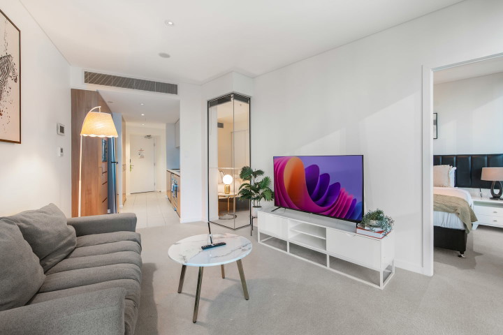 Sky Tower Elegance | Gym Pool & Cbd Access - Brisbane