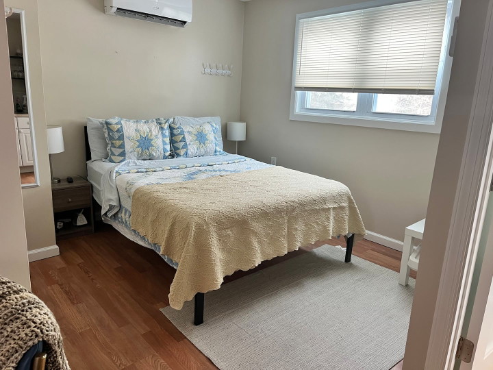 Close-to-all Sunny Sayville Studio - Patchogue, NY