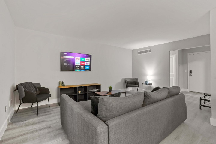 Urban Oasis Sleek, Cozy & Well-located - Rochester Hills, MI