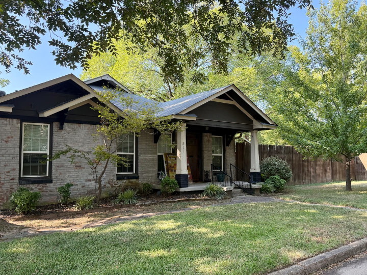 Charming 3br Home W/ Fenced Yard - Texarkana, TX