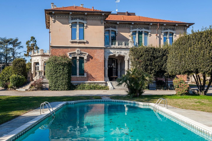Villa Liberty A Parabiago Con Piscina - Gallarate