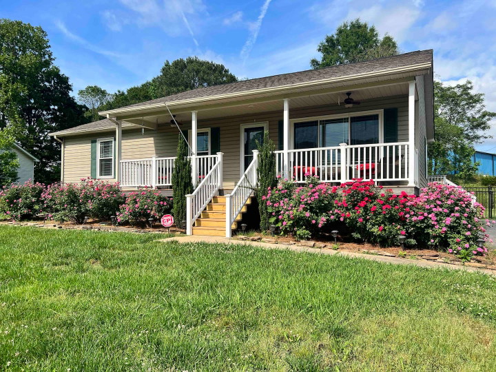 Spacious House In Downtown Fort Mill! - Rock Hill, SC