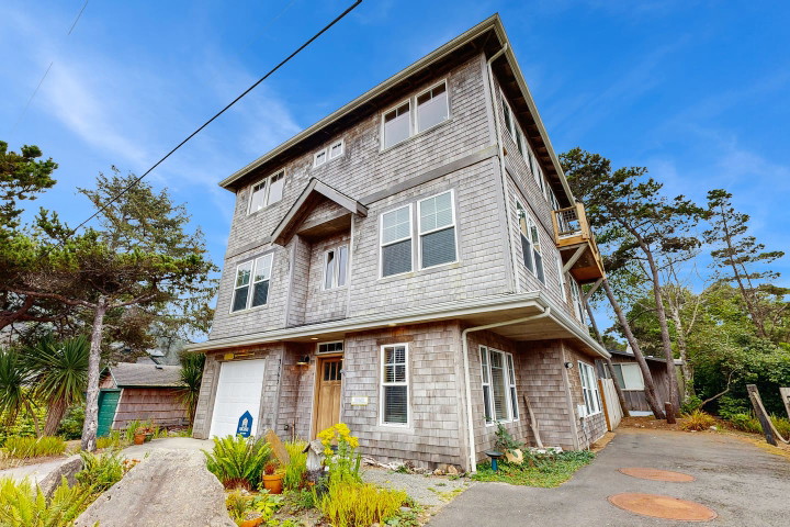 Dog Friendly Neskowin Village Home With Ocean View - Pacific City, OR