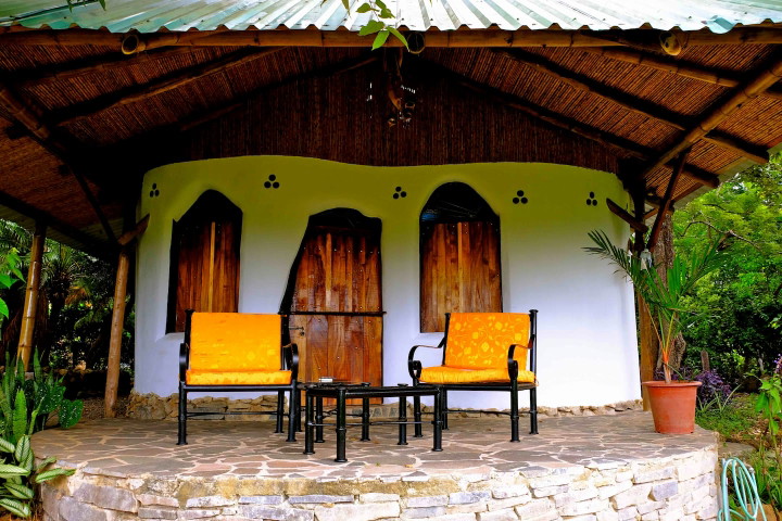 Hobbit Cob Cottage Near Hot Springs, 45 Min To Lir - Costa Rica