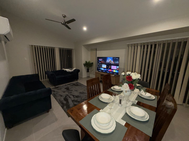 Luxurious Family Home Away From Home, Comfortable - Gold Coast