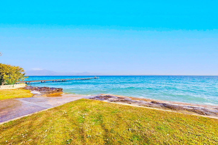 To The Castle With Private Beach And Lake View - Sirmione