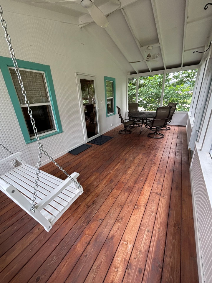 Veranda House - 3br, King, Sleeps 6, Sauna, Office - Decorah, IA