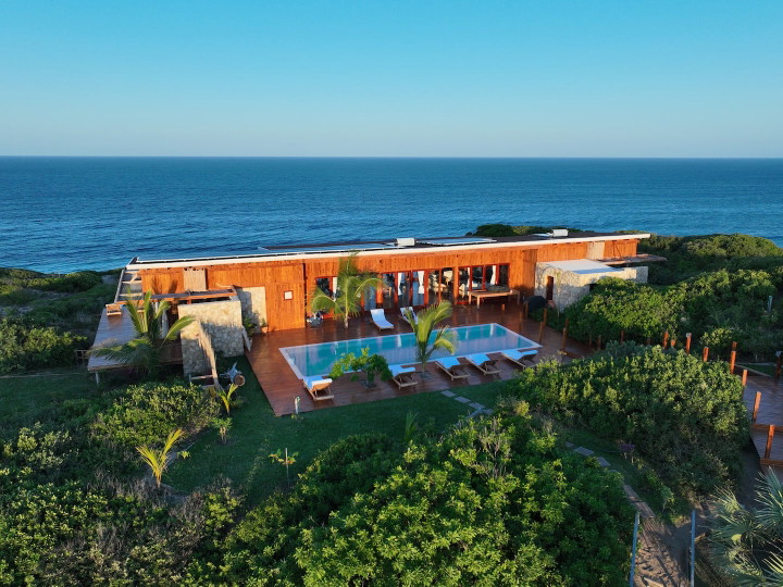 Reserva Dunas Verdes: Exclusive Oceanfront Villa - Mozambique