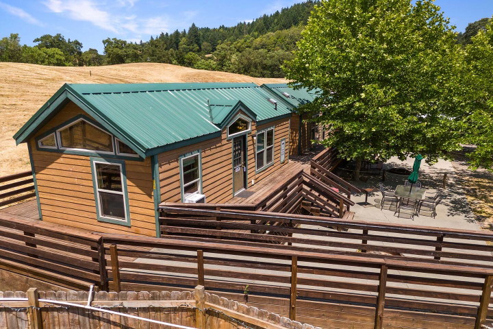 Quiet Cabin Lodge Ada Compliant W/ Kitchenette - Willits, CA