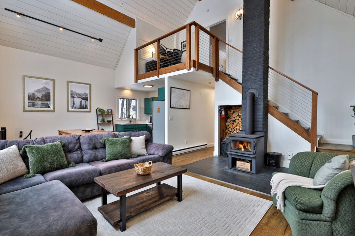 The Powder House | East Mountain Summer Retreat - Killington, VT