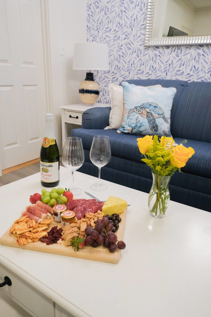The Bellevue Apartment - Near The Beach/3 - Newport, RI
