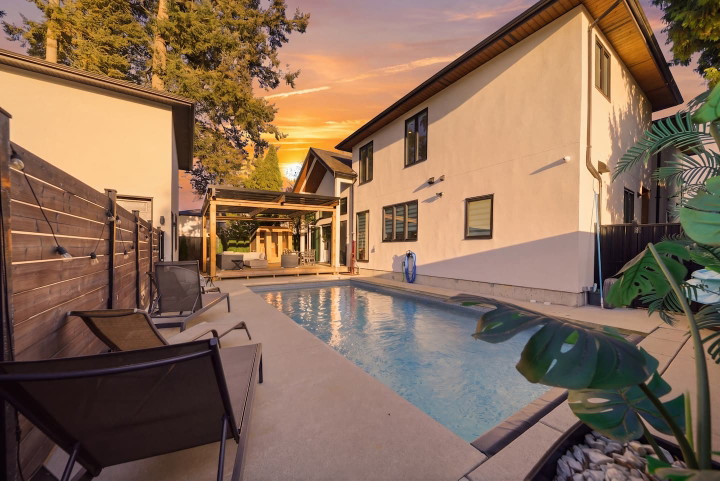 Luxury Home. Private Pool, Hot Tub, Sauna. - Maple Ridge