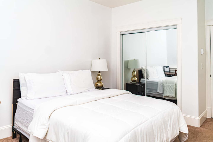 One Bedroom And One Living Room Suite - Nanaimo