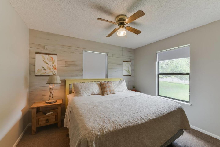 Hideout At Utopia River Retreat - Utopia, TX