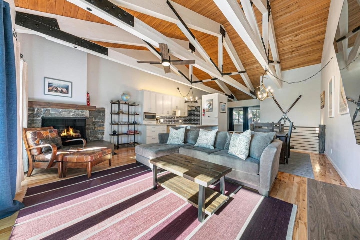 Tahoe Modern Mountain Escape - Tahoe City, CA
