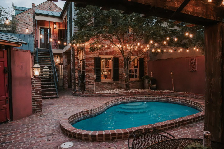 Private Pool, Wine Cellar & Game Room - Lafayette, LA