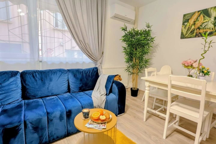 Central Quiet Luxury: Huge 2br Apt | 5 Stars - Bucharest