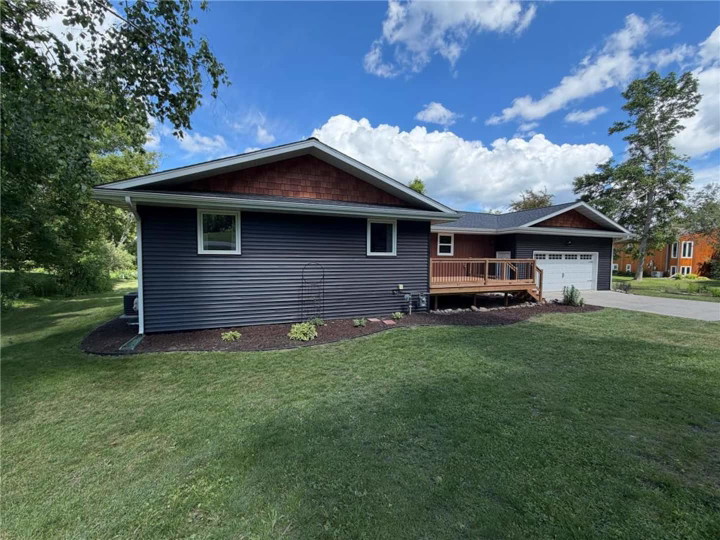 Lake Bemidji Dockside Retreat - Bemidji, MN
