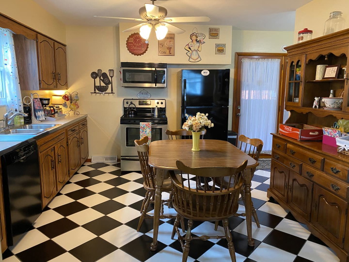 Barboursville King 
3 Br Almost Heaven
Clean/quiet - Barboursville, WV