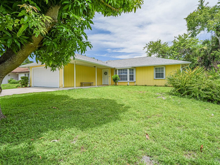 Home In Vero Beach - Vero Beach, FL