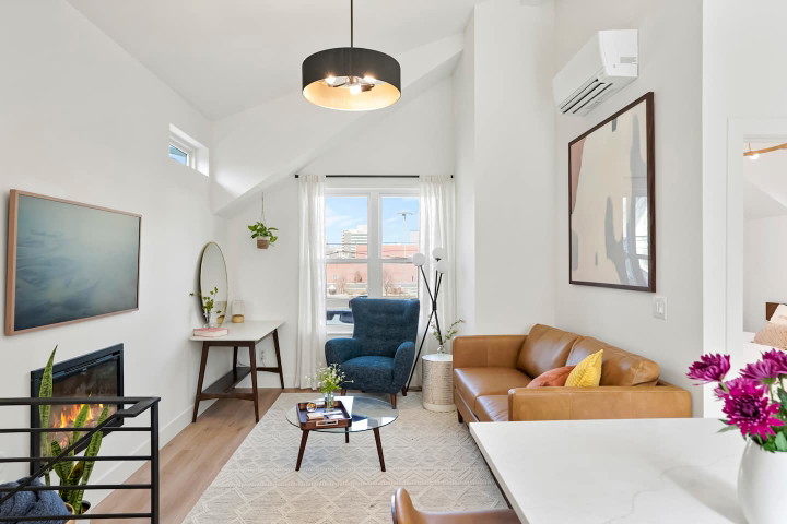 New, Walkable, & Dog Friendly Broadway Guest House - Denver, CO