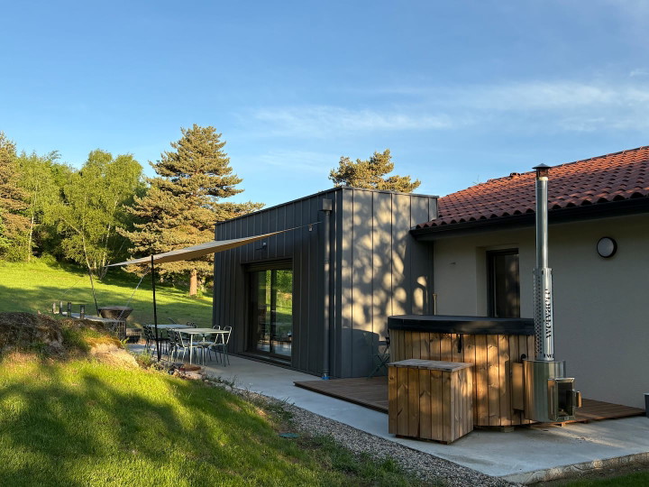 Gîte Rénové 2025 & Bain Nordique En Pleine Nature. - Montbrison