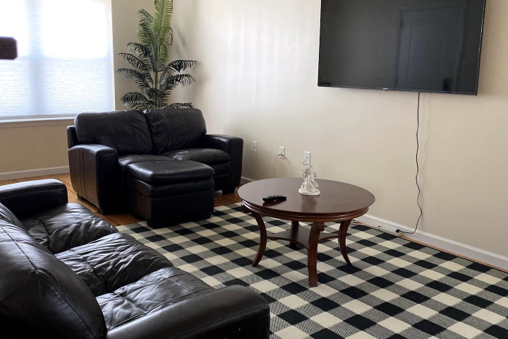 Spacious Apartment Near Nyc! - Elizabeth, NJ